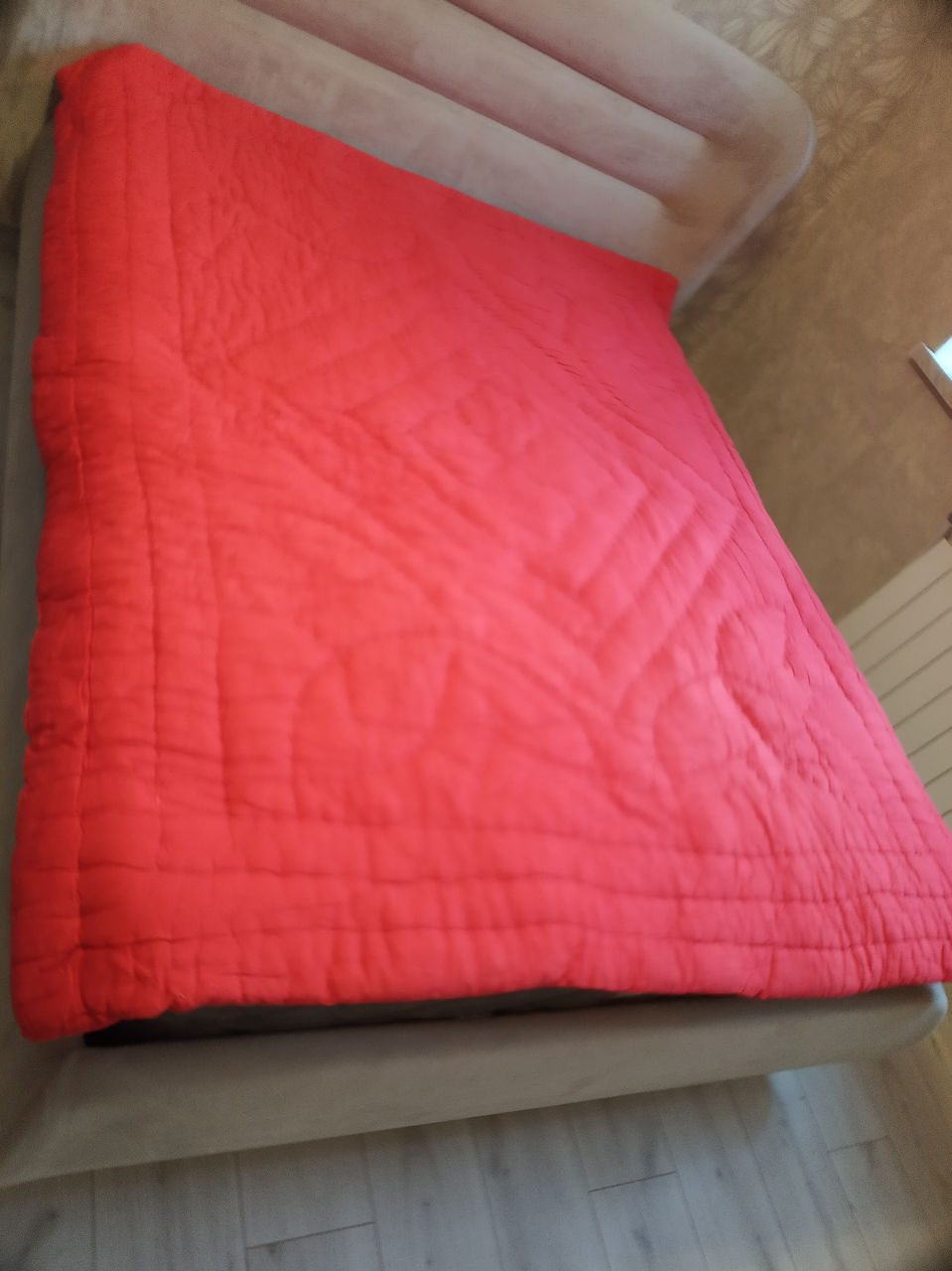 Plapumă naturală din lînă de oaie p-ru două persoane.