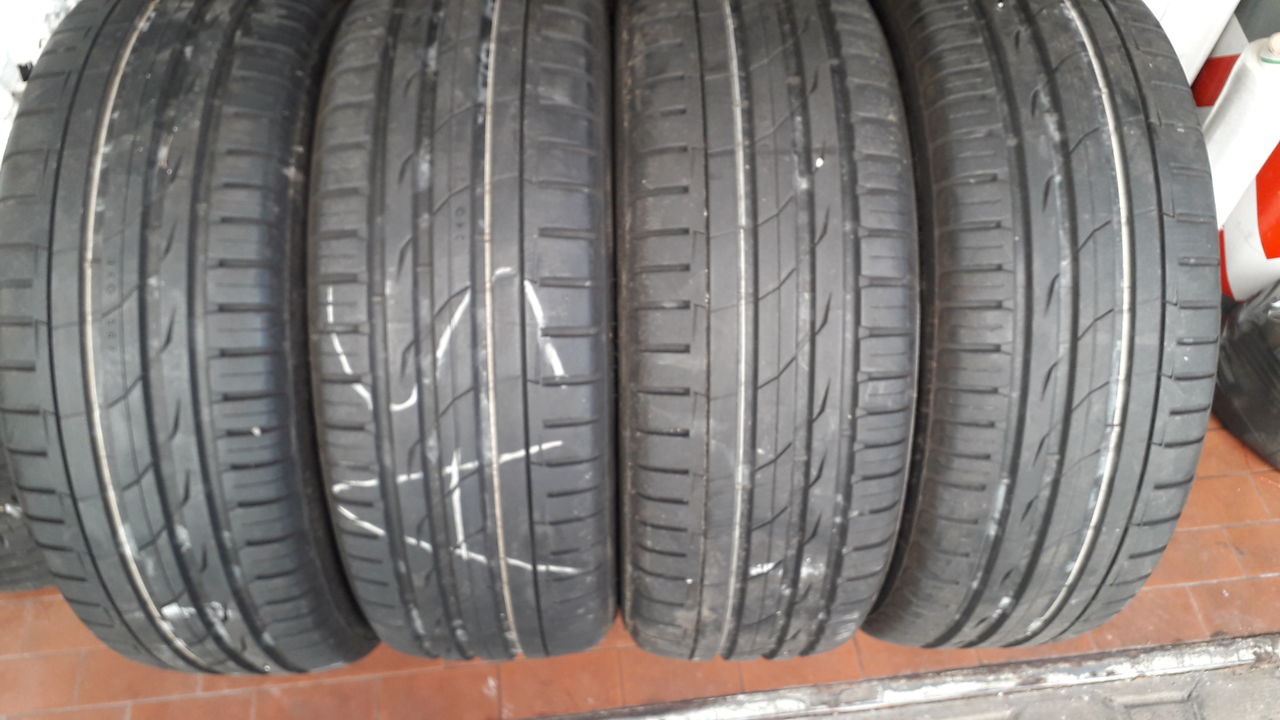 235 60 R18 Nokian