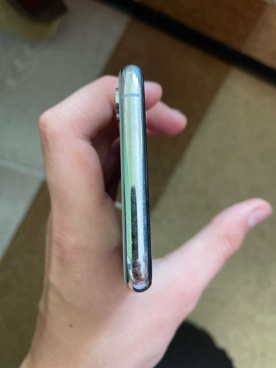 Vând iPhone XS 7000lei