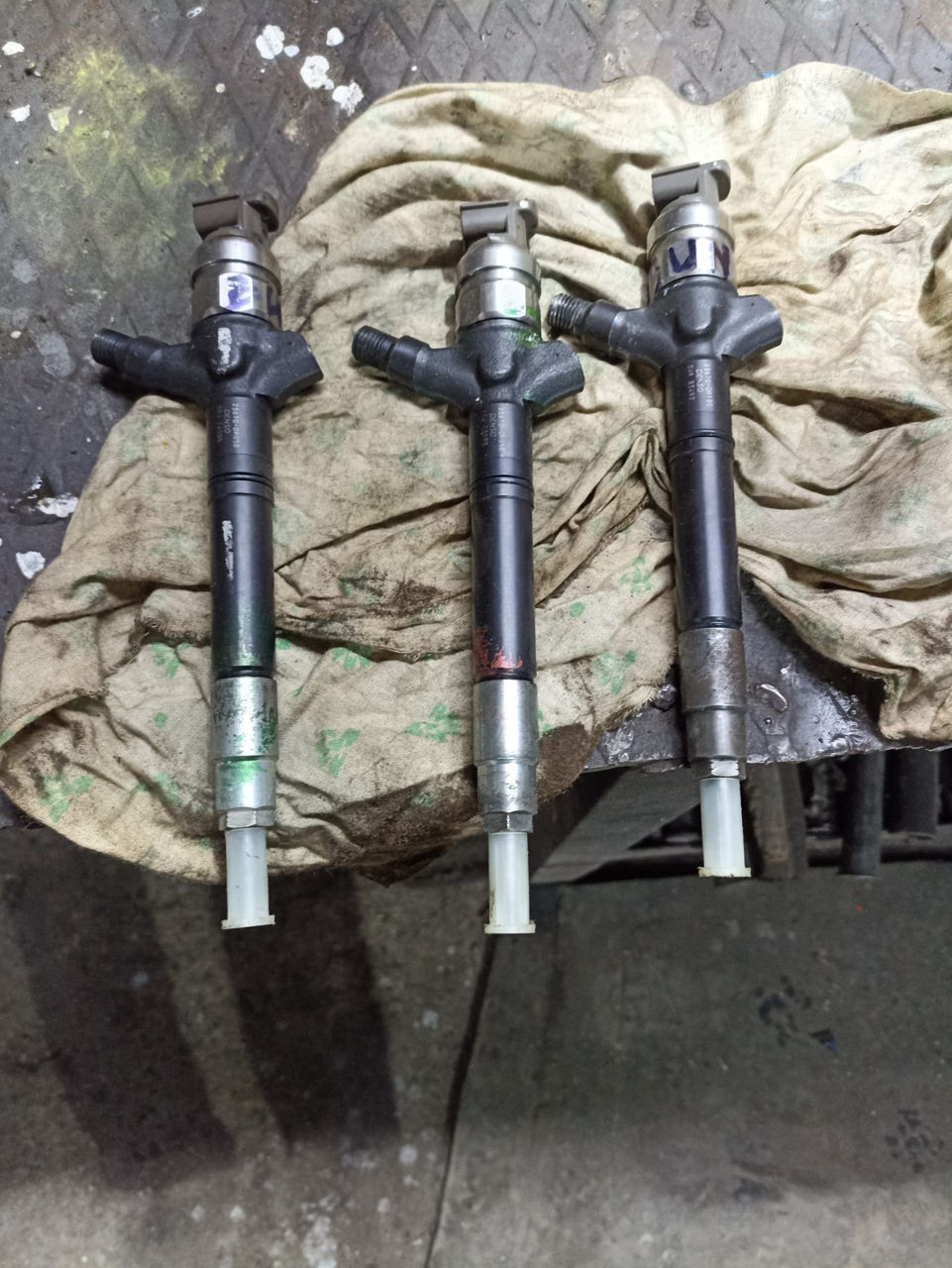 Injectoare Denso 23670-0R180 / 23670-0R050