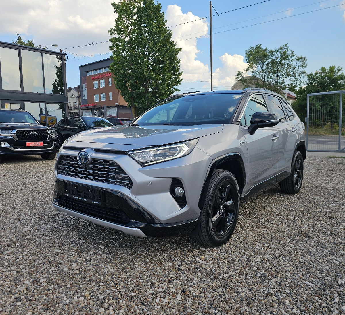 Toyota Rav 4 2021 г. с пробегом 121000 км, Гибрид, 28500