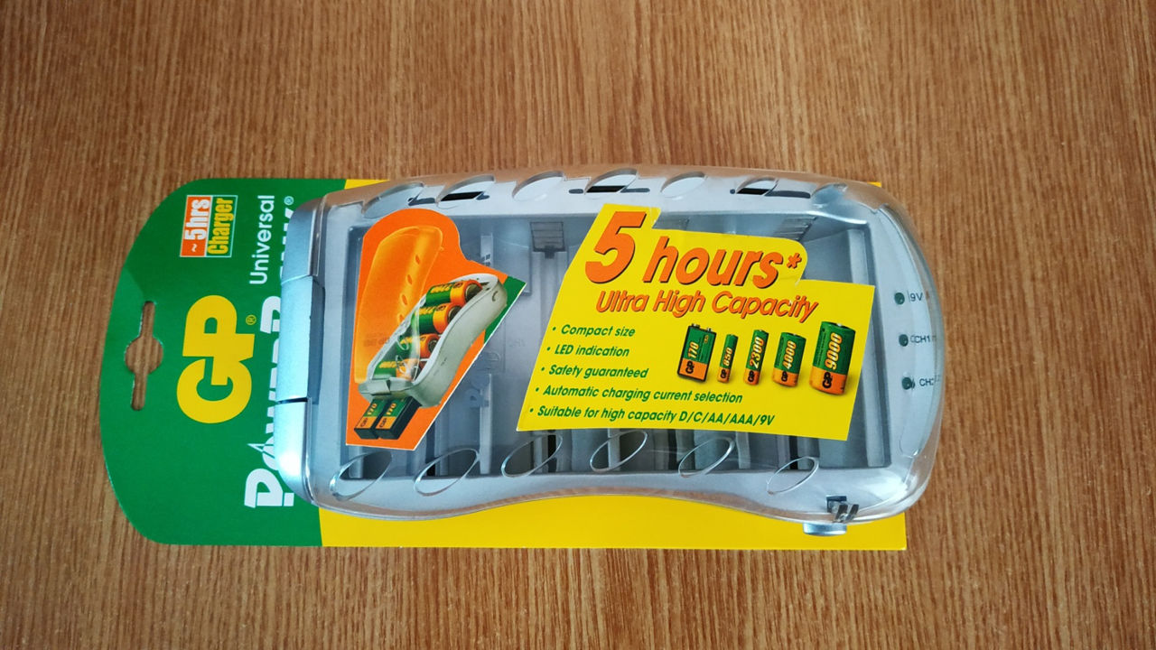 Зарядное устройство GP PowerBank universal GPPB19