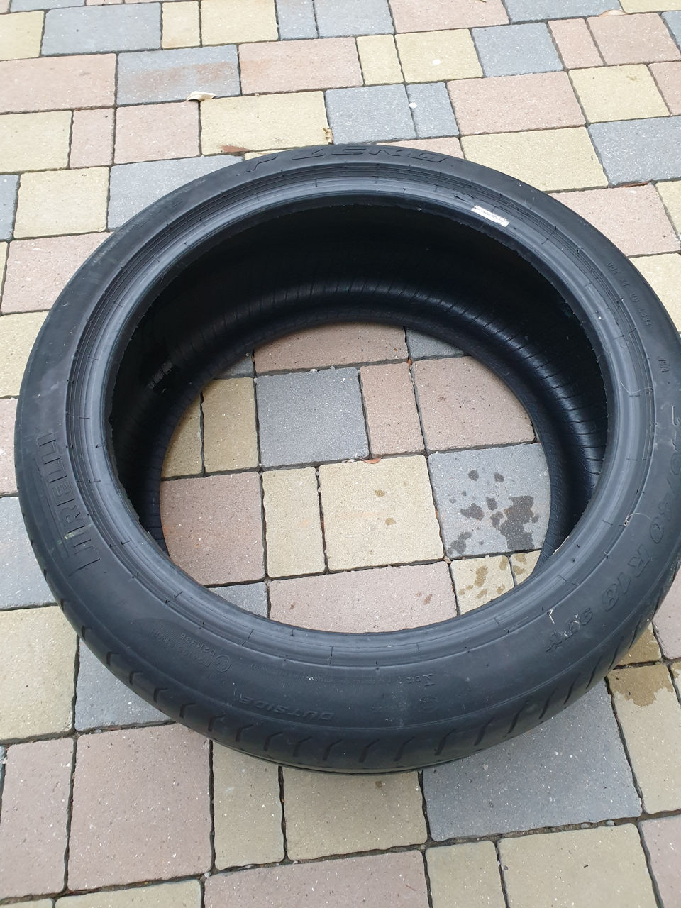 Pirelli p zero 245/40 r18 1шина