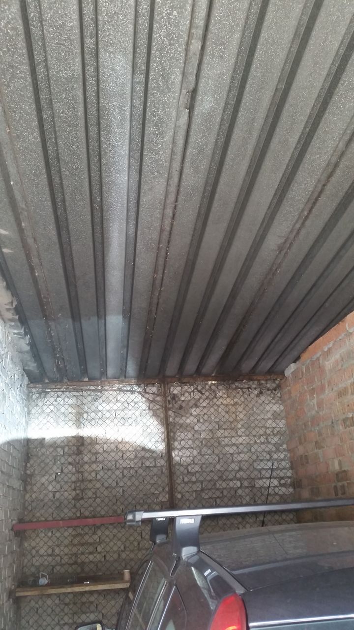 Vind garaje - 107.7 mp Centru