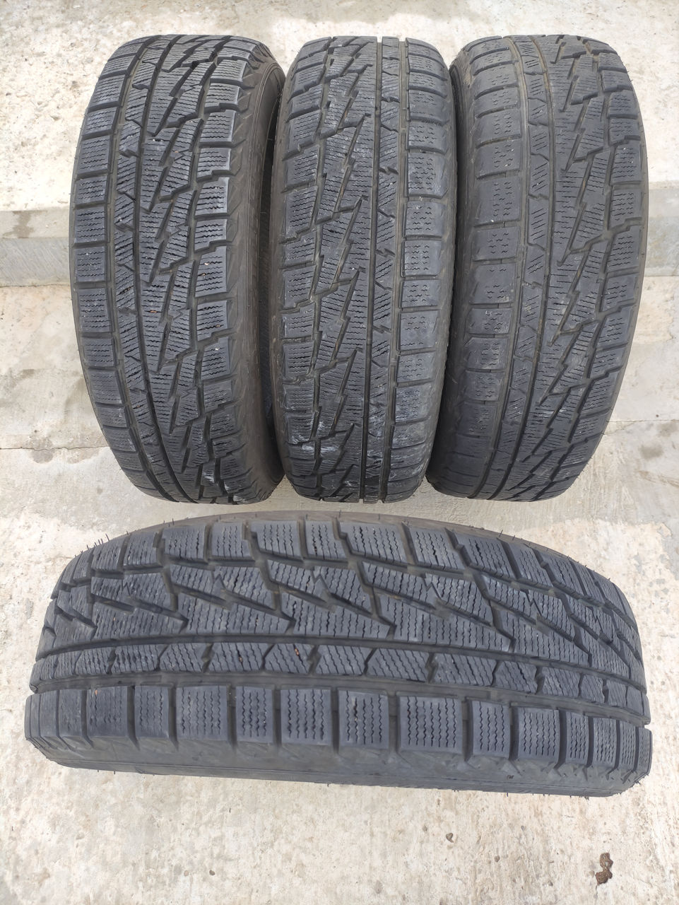 Vând set 4 anvelope R16 205/60