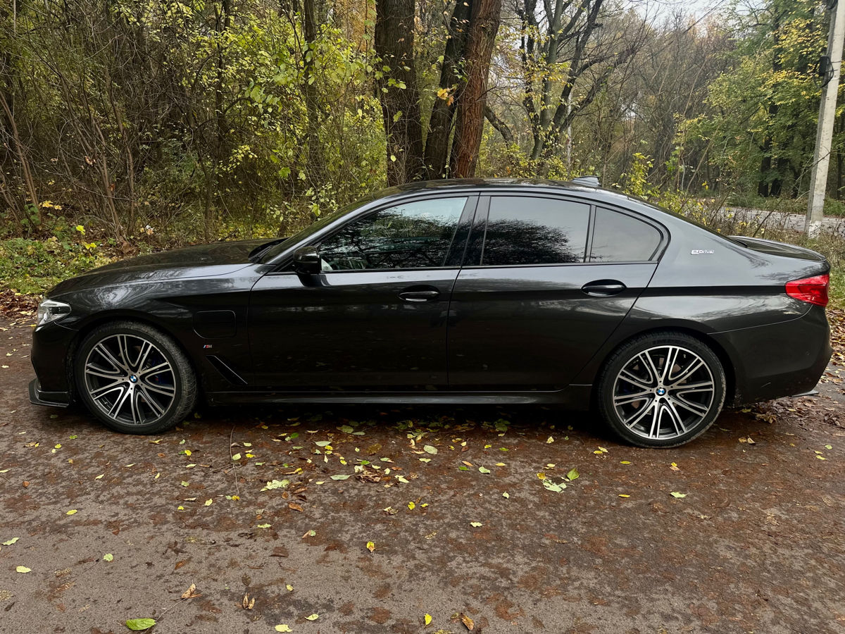BMW 5 Series an. 2019 cu rulaj 218000 km, Plug-in Hybrid (benzină), 21900