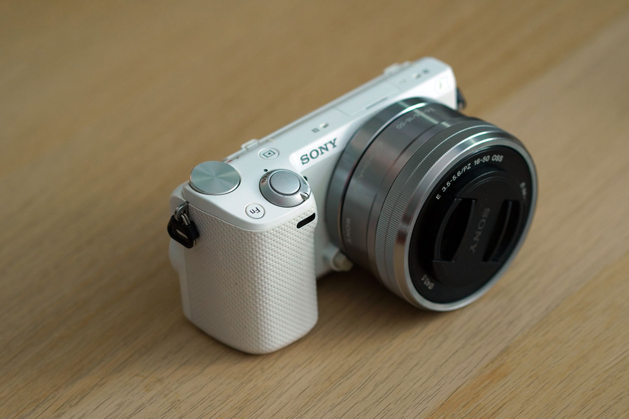 Sony Alpha NEX 5R Kit