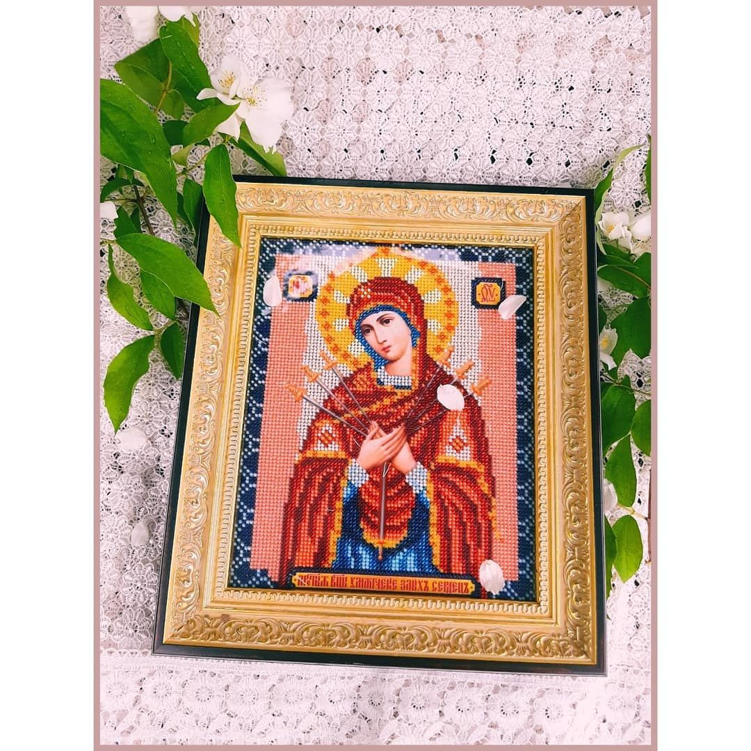 Lucrare din biser brodată manual