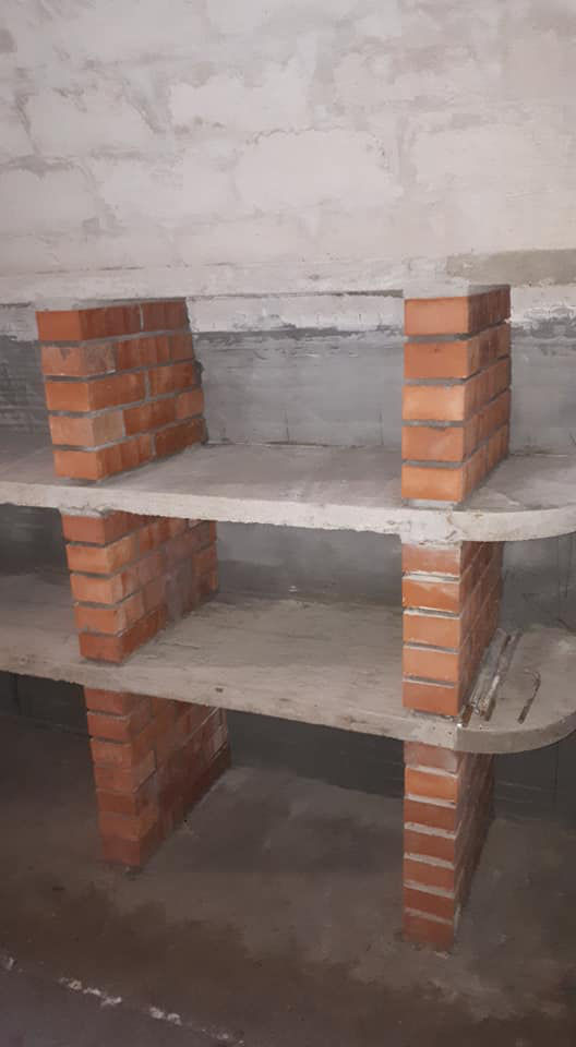 Rafturi pentru beci. beci classic