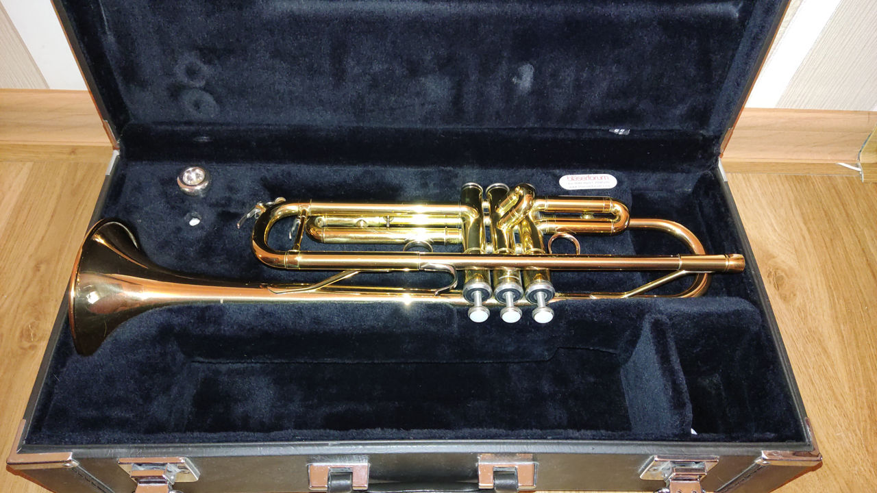 Trompete Yamaha 4335 G2.
