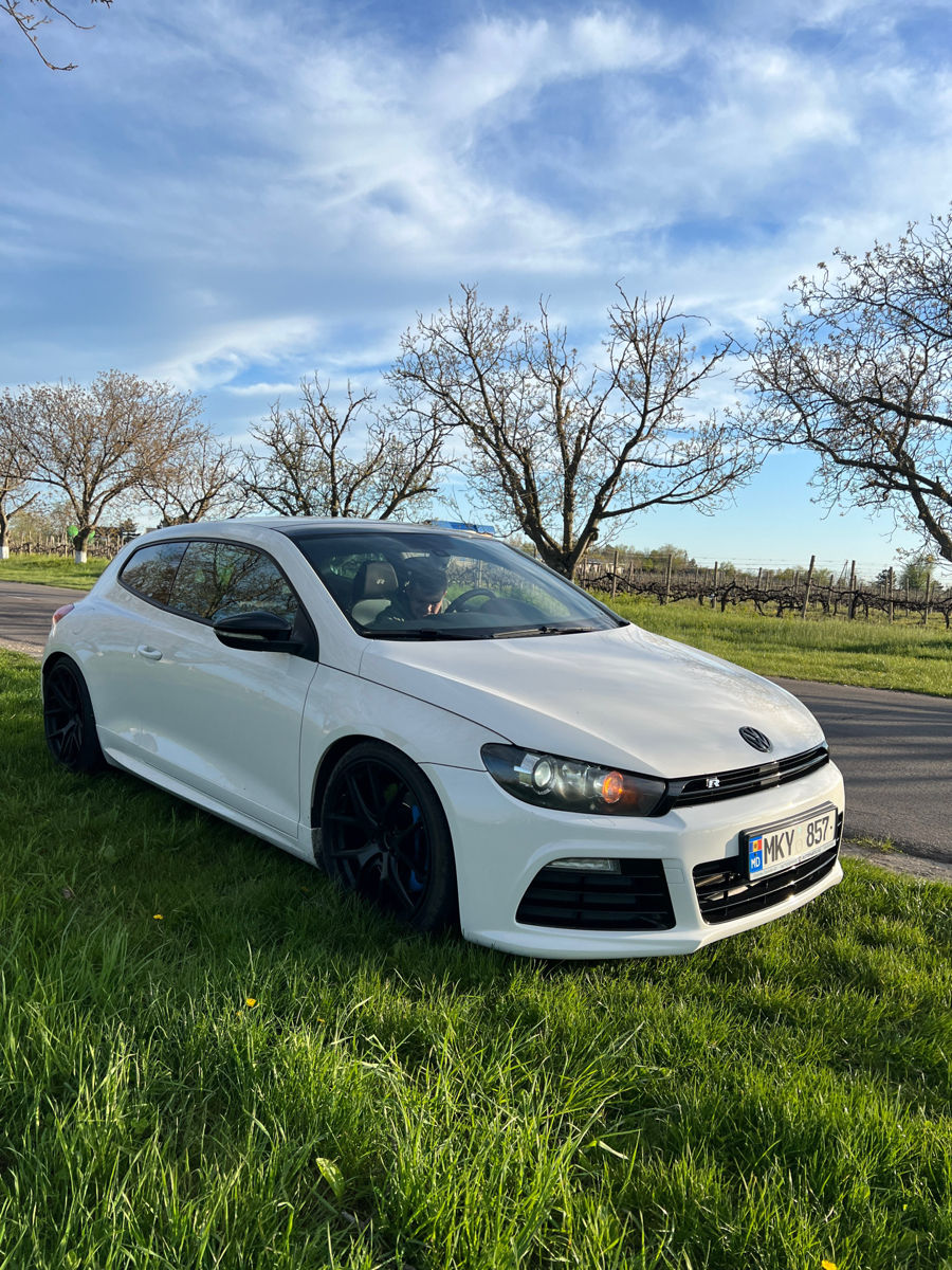 Volkswagen Scirocco an. 2011 cu rulaj 195000 km, Benzină, 10500