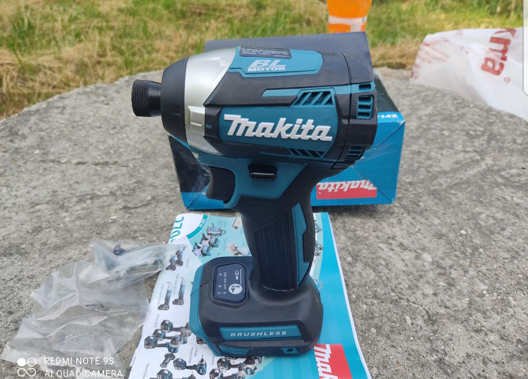 Makita XDT 14 sau DTD 154