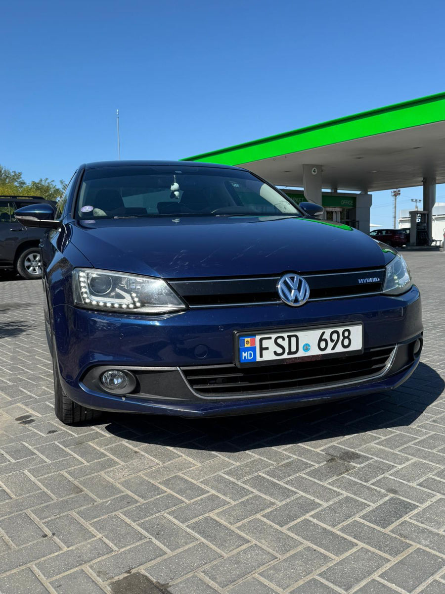 Volkswagen Jetta an. 2014 cu rulaj 209 km, Hybrid, 7050