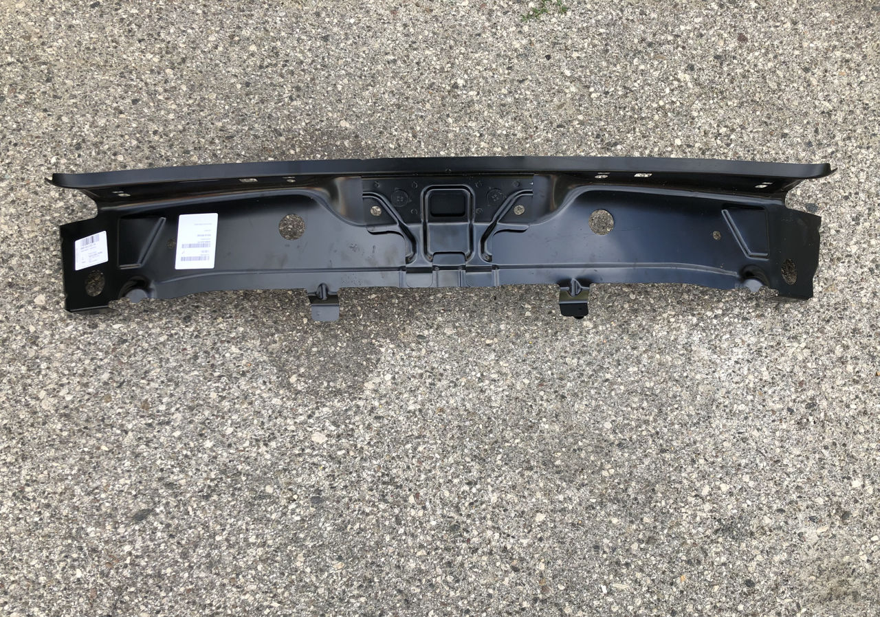 Задняя панель : 8W5813331TA