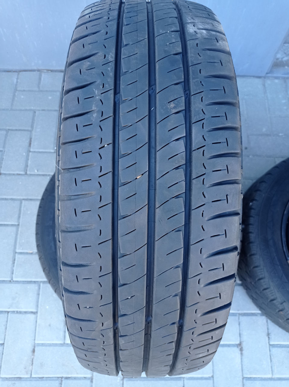 R16c 205/65 Michelin