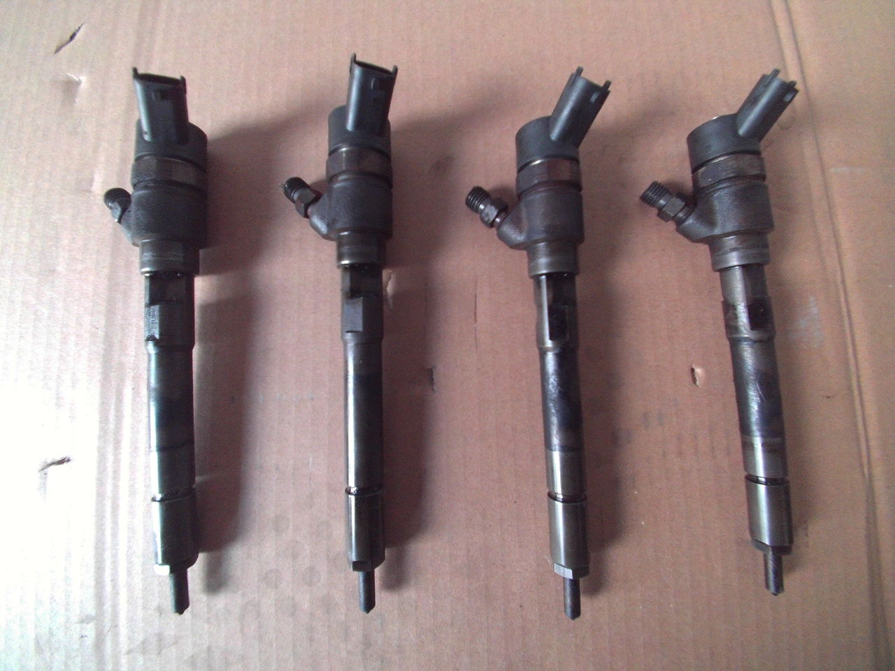 Форсунка топливная KIA Hyundai 3380027400 33800-27400 Bosch 0445110258