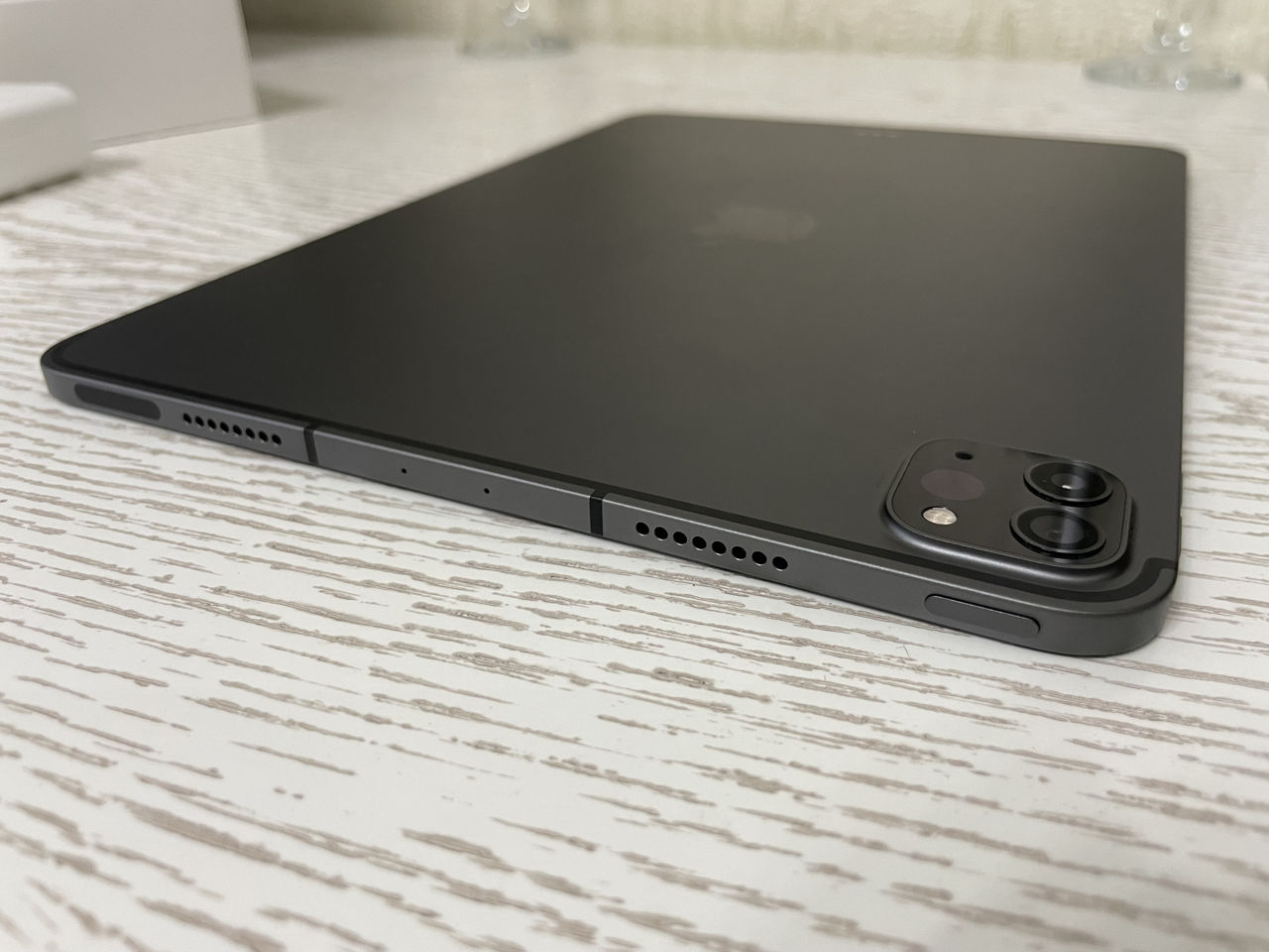 Apple iPad Pro 11 in Wi-Fi + Cellular (3rd generation)