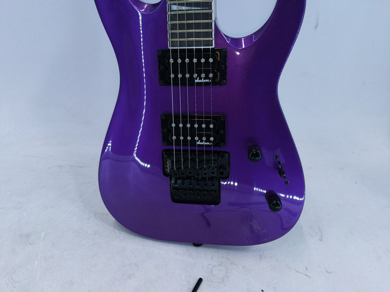 Редкий в Молдове Jackson JS32 Dinky DKA Pavo Purple