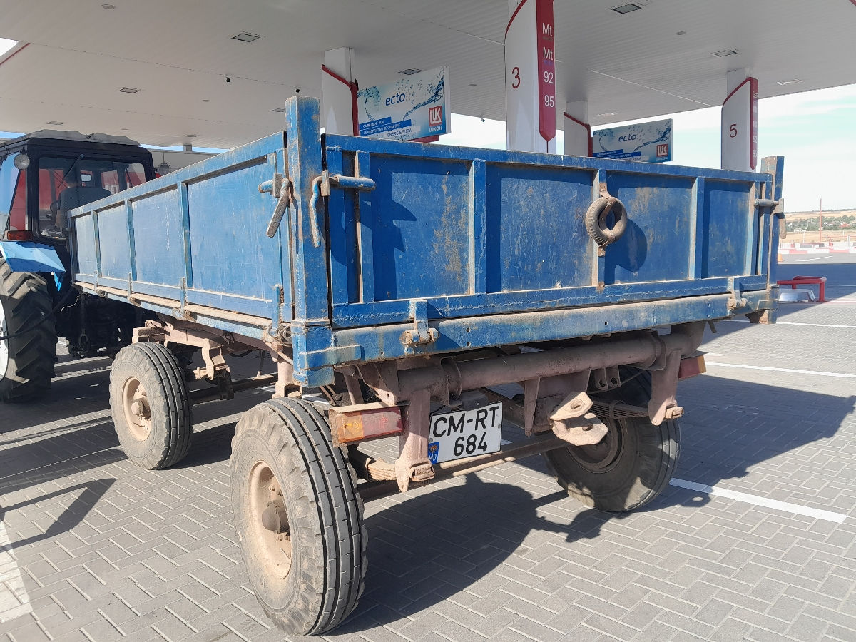 Remorca 2pts 4 , cu acti, scaturile toate noi, rama dreaptă, cu frînă ...