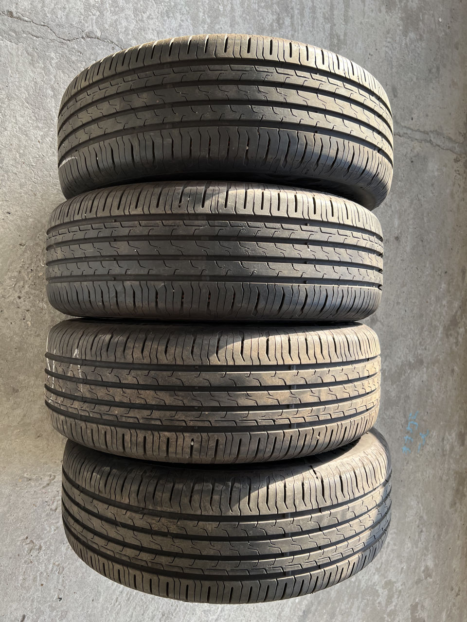 Se vind anvelope 215/65 R16 Continental