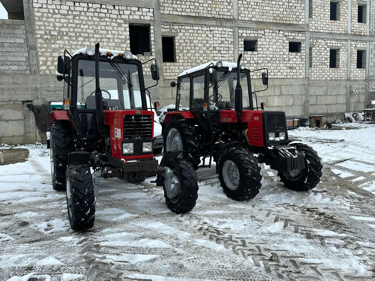 Tractor Belarus 82.1 / 892