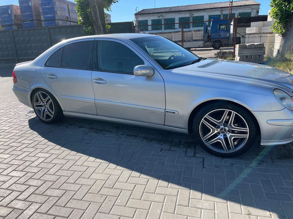 Mercedes E-Class an. 2002 cu rulaj 220000 km, Diesel, 3200