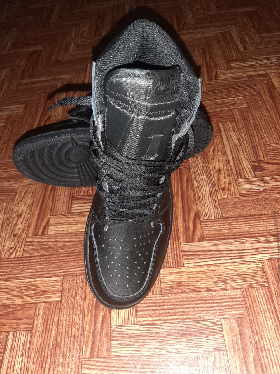 Vand jordan 1 negre
