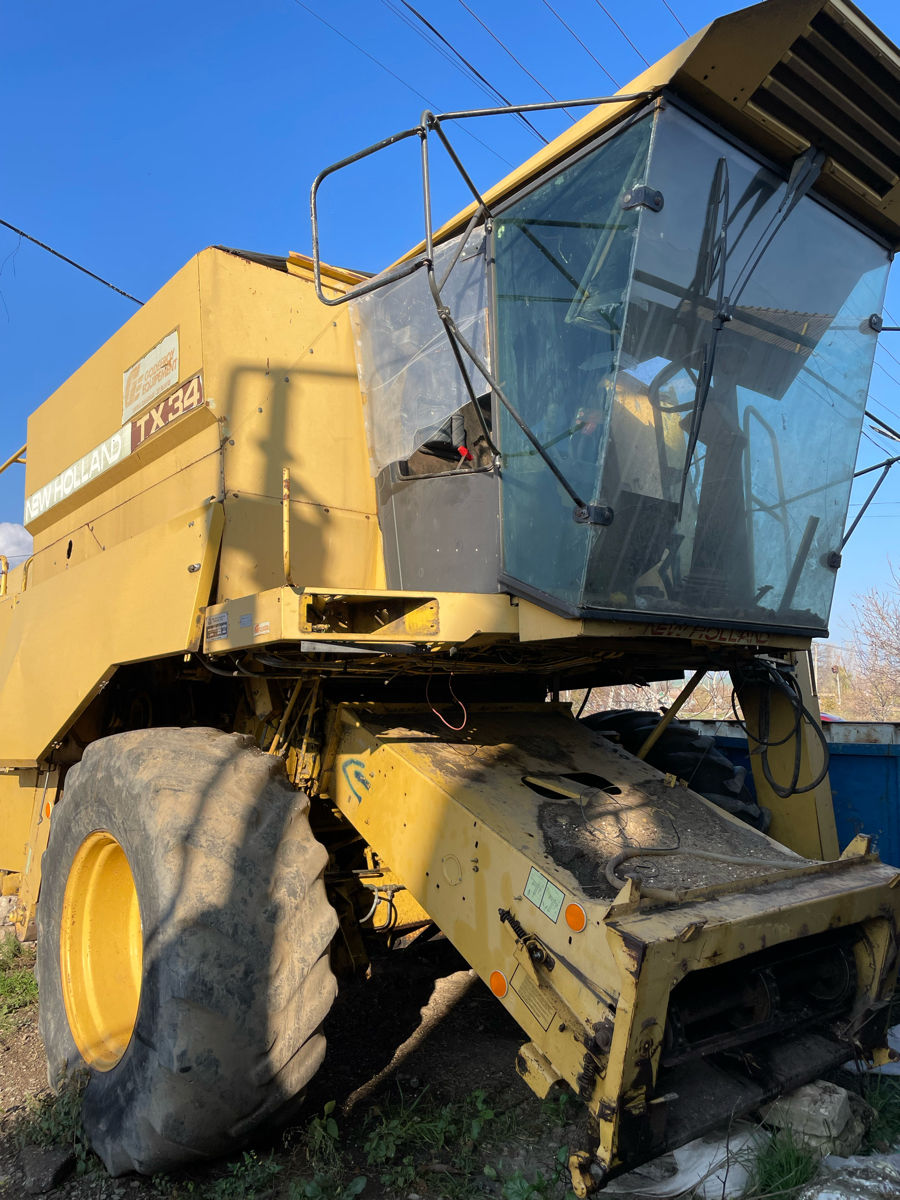 Комбайн New Holland tx34