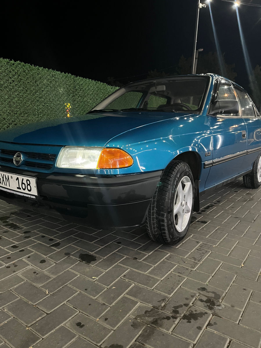 Opel Astra 1994 г. с пробегом 200 км, Бензин, 2000