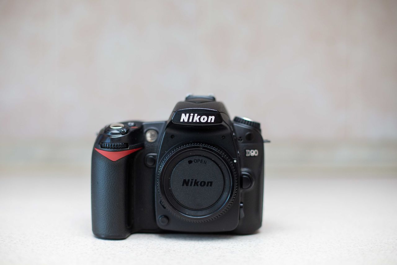 Nikon D90 body