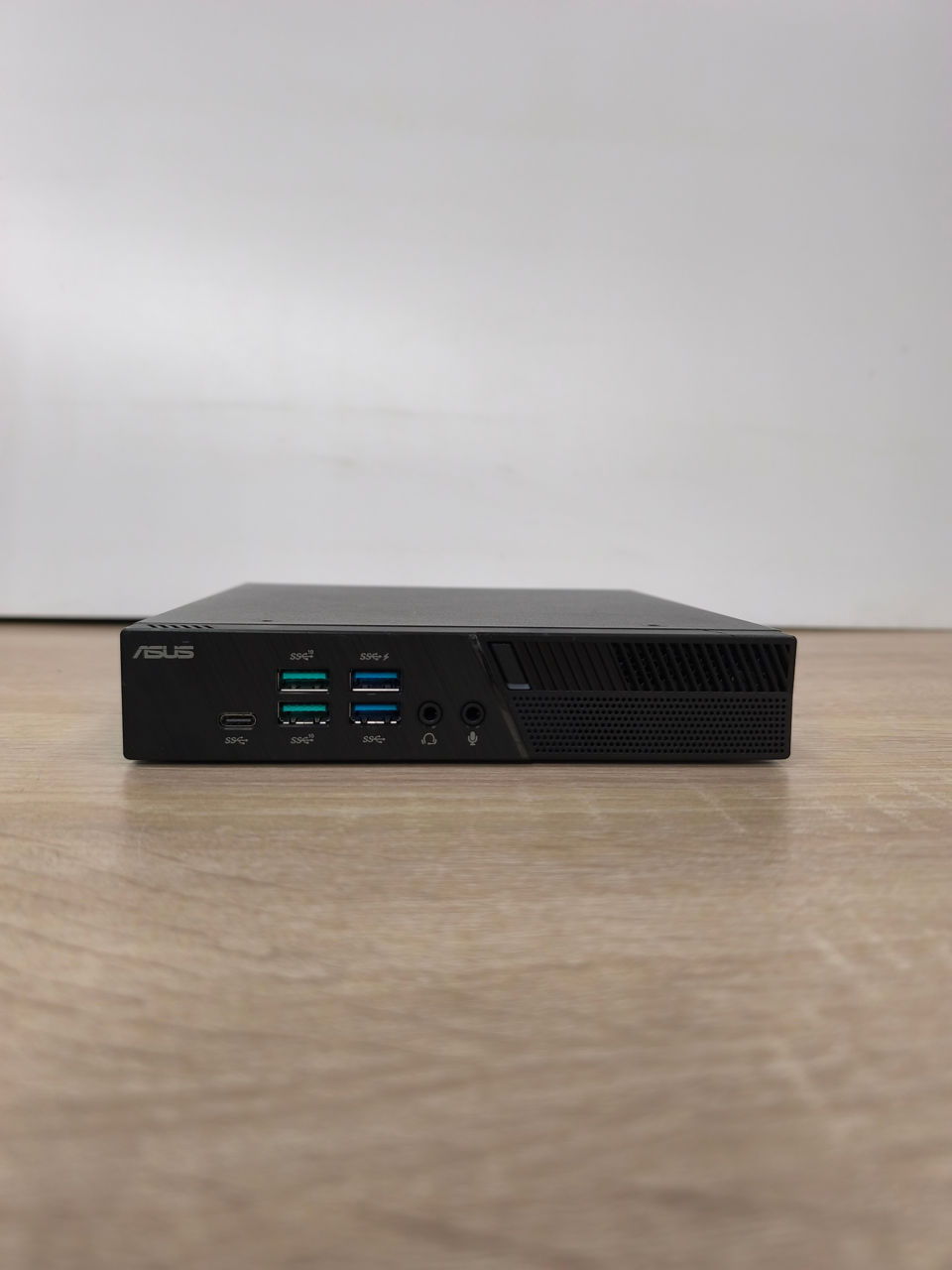 Asus PB60 Mini PC Intel i5-8600T 16GB RAM 512GB SSD