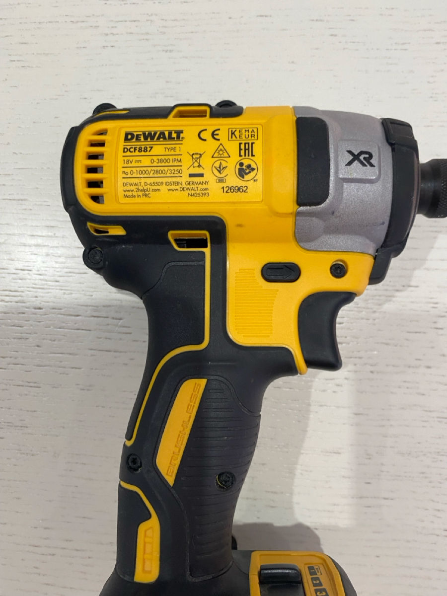 DeWalt DCF887