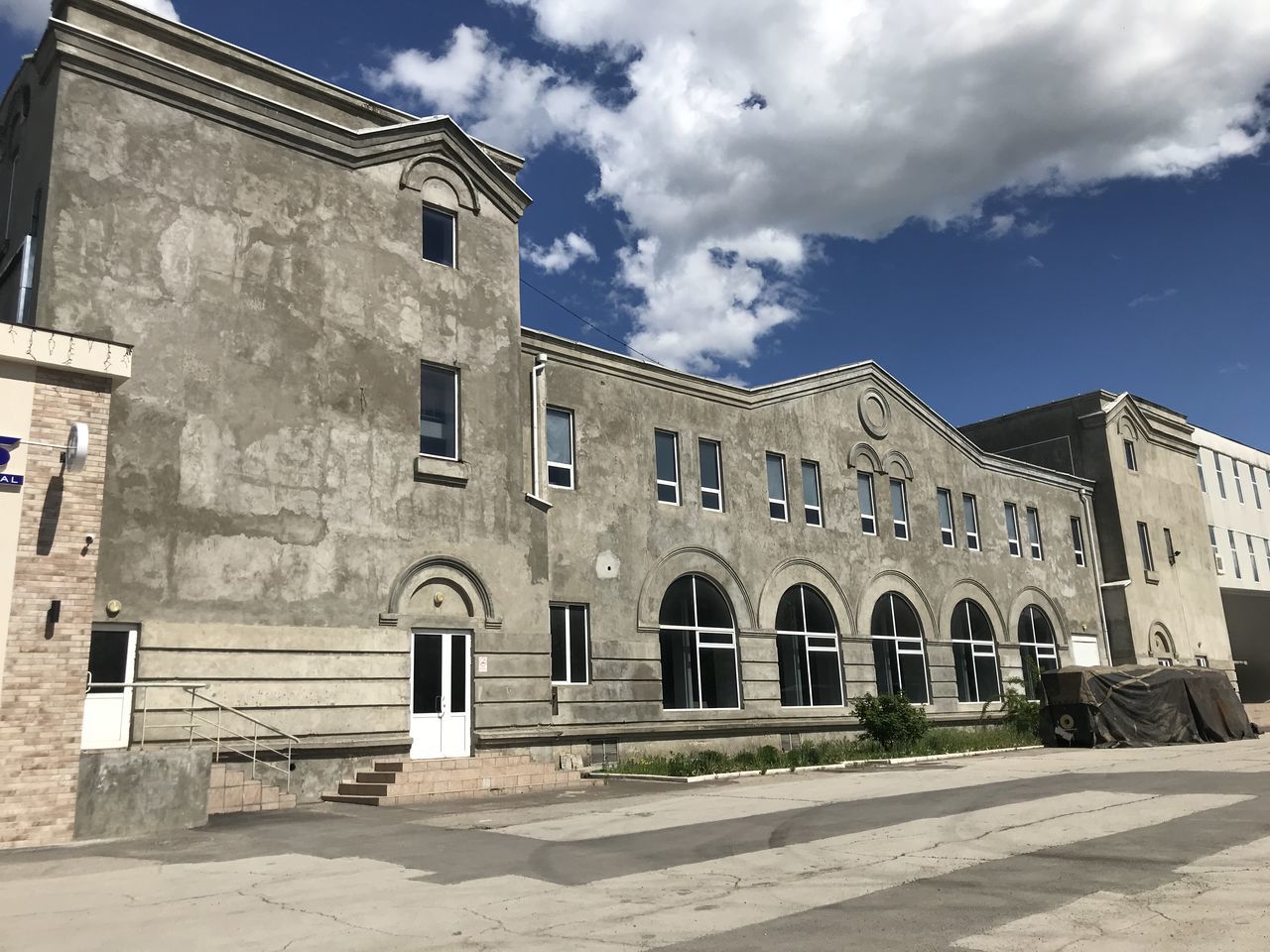 Arenda prima linie.Oficiu ,magazin ,depozite,Incapere pentru producere