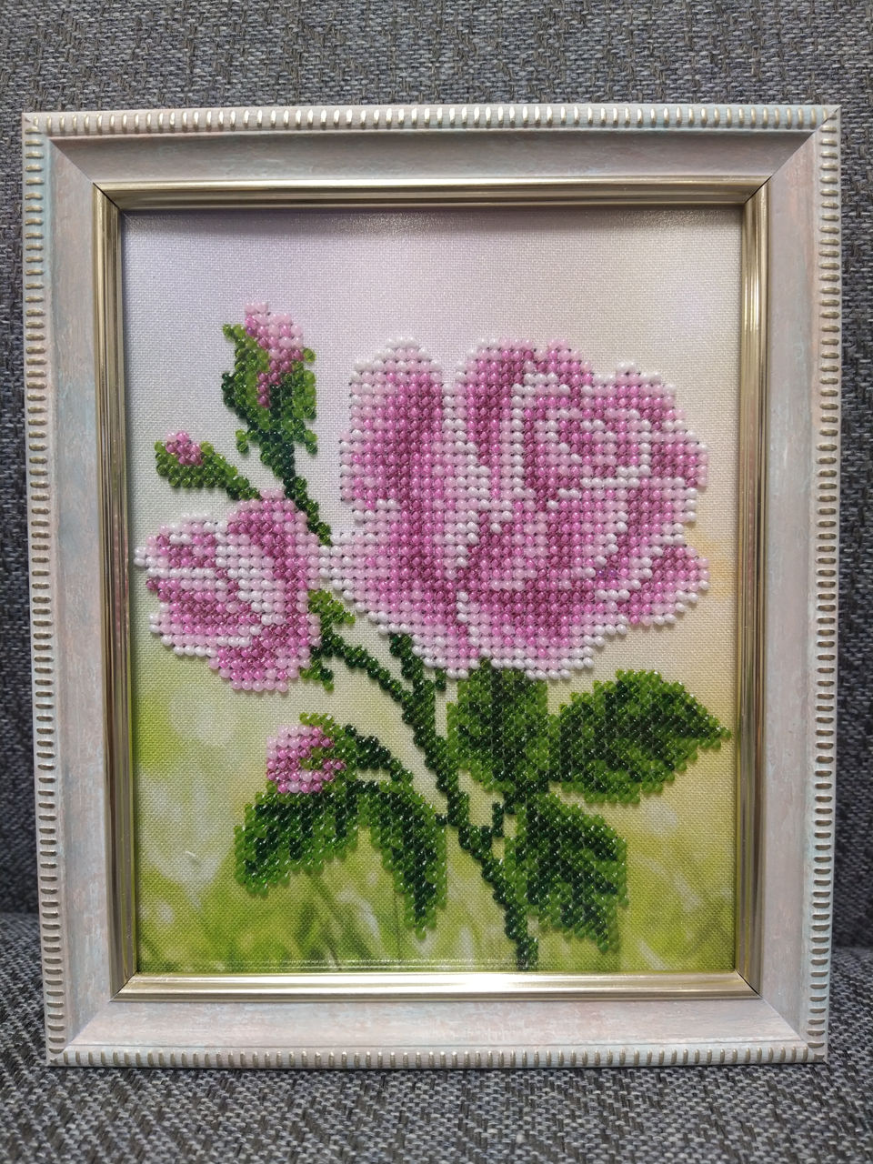 Vând broderii cu biser