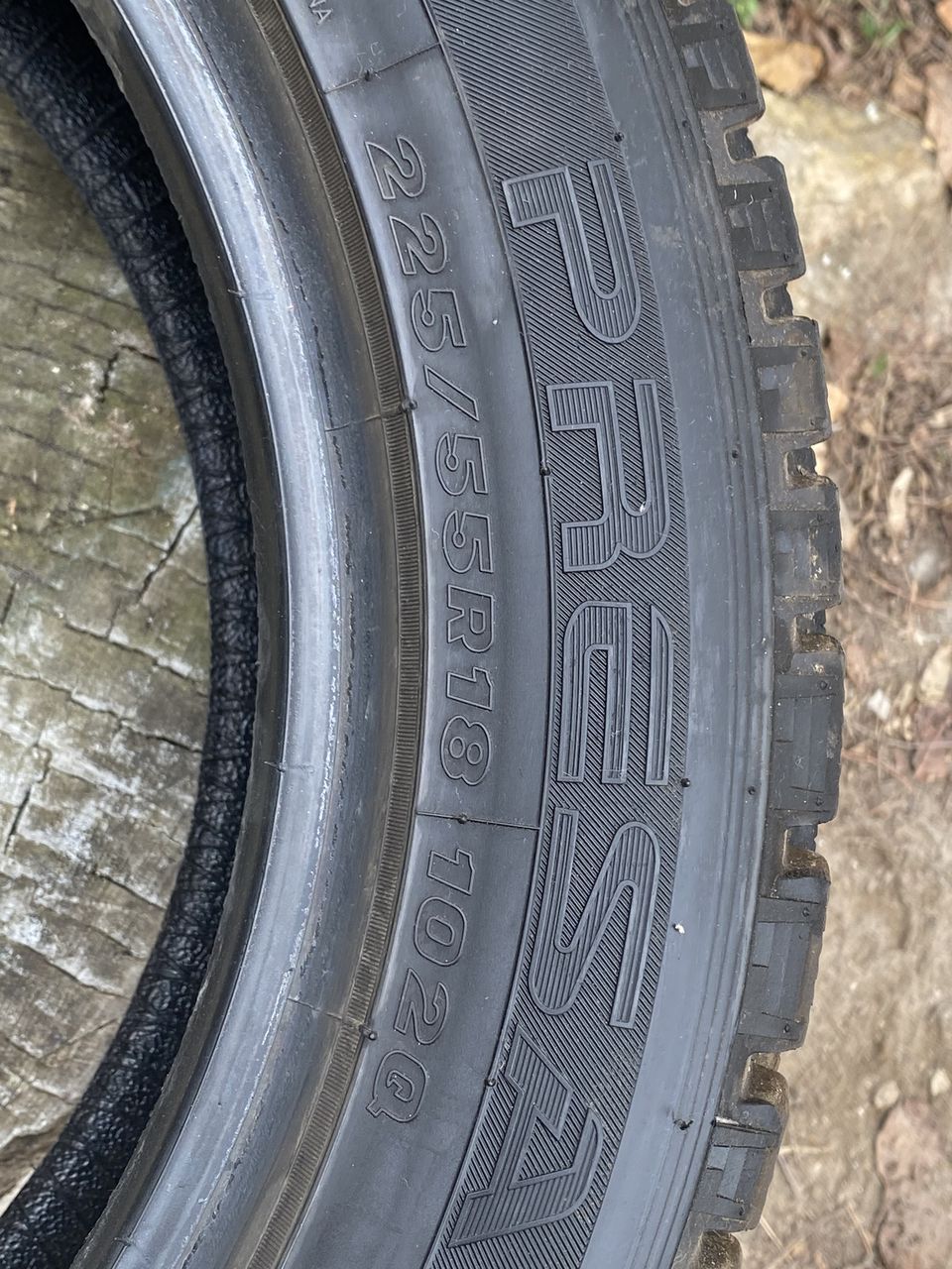 Продам зимние шины Maxxis 225/55 R18 SS-01