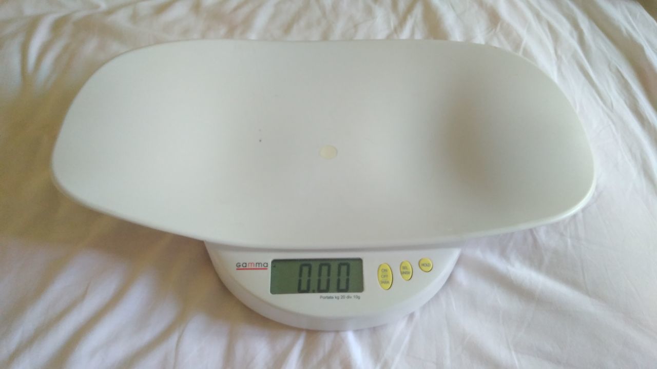 Весы и пеленальная доска