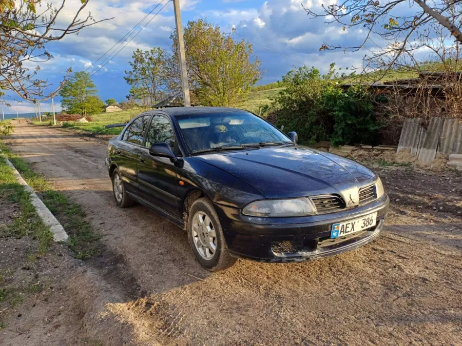Mitsubishi Carisma an. 2001 cu rulaj 322448 km, Benzină, 1150