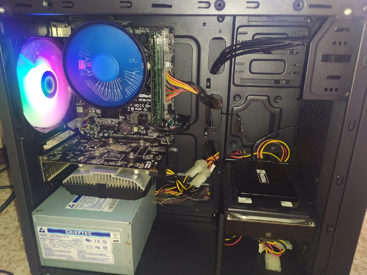 Game Pc! Комплект с 22 дюймовым монитором, клава с подсветкой!