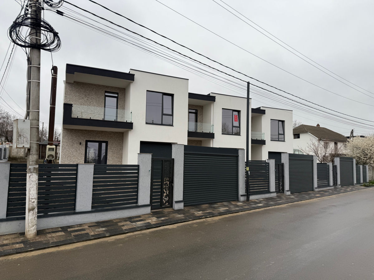 Case în stil Hi-Tech