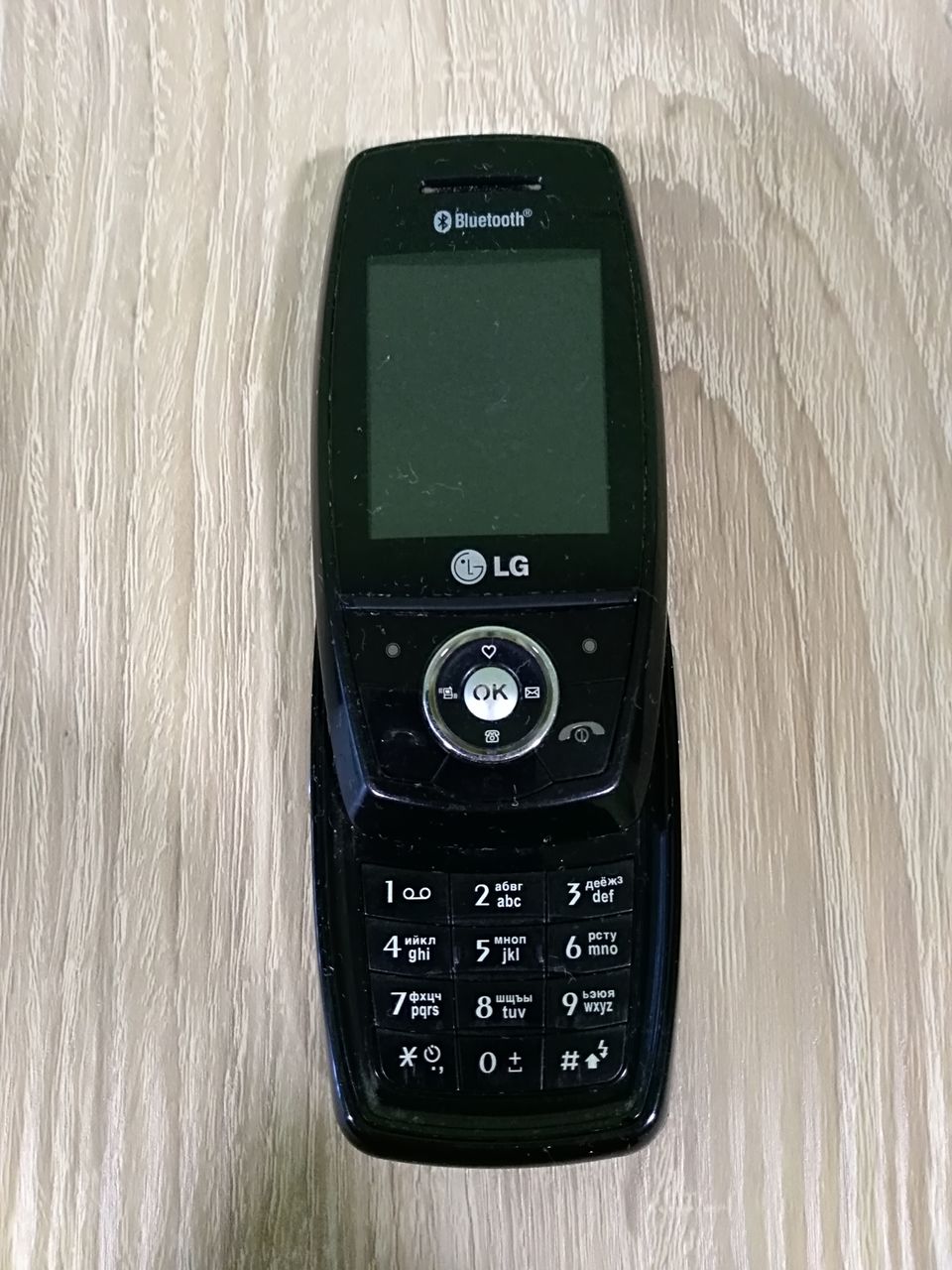 Телефон LG