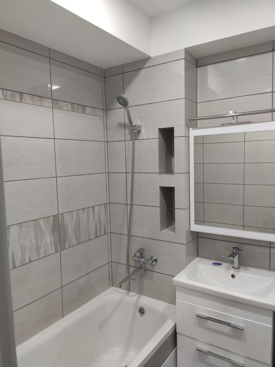 Reparatie profesionala"la chee"Design.