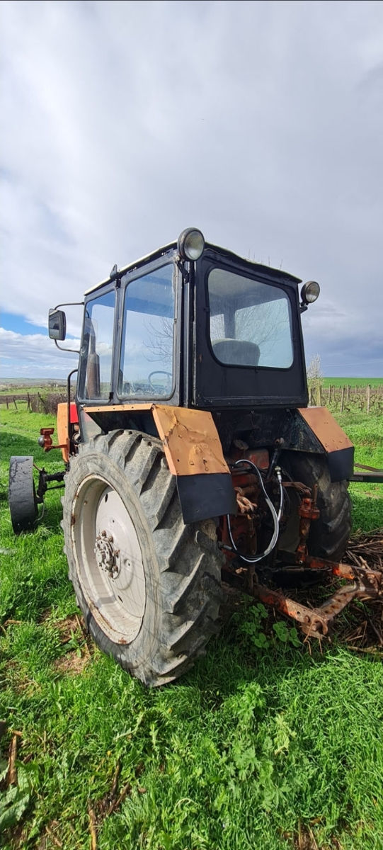 Vand tractor cu plug