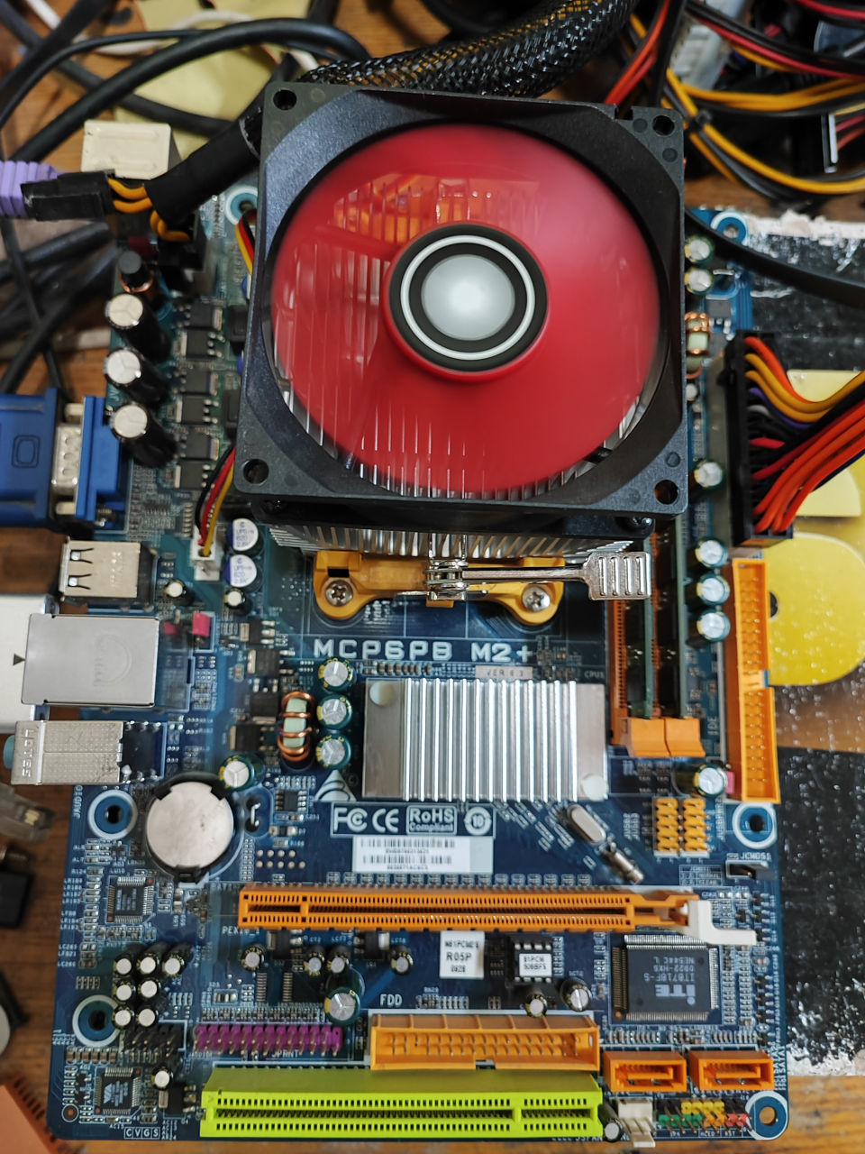 Комплект Biostar MCP6PB M2+, Athlon II X2 220 2.8Ghz, Kingston 4Gb DDR2