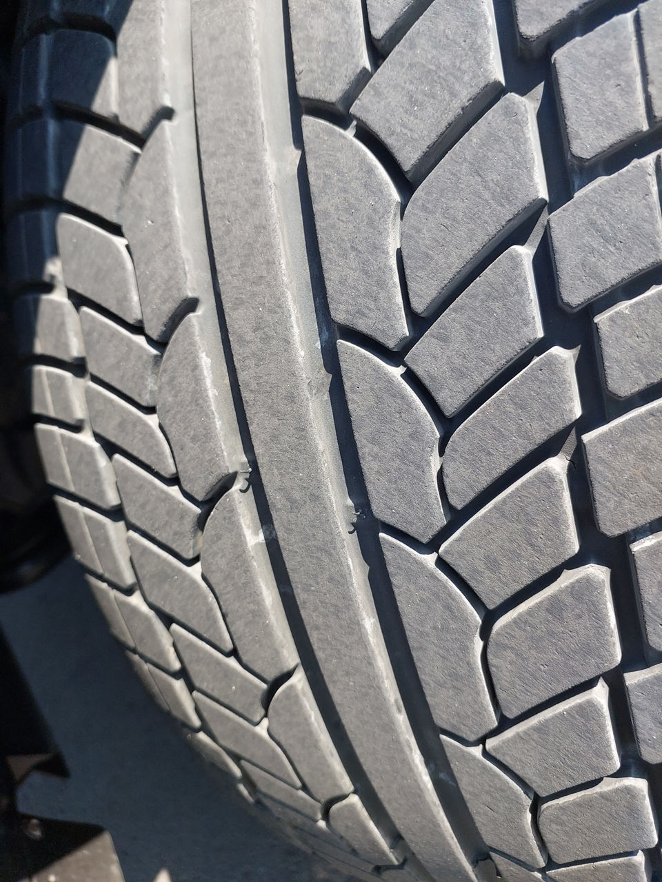 285/50 r20