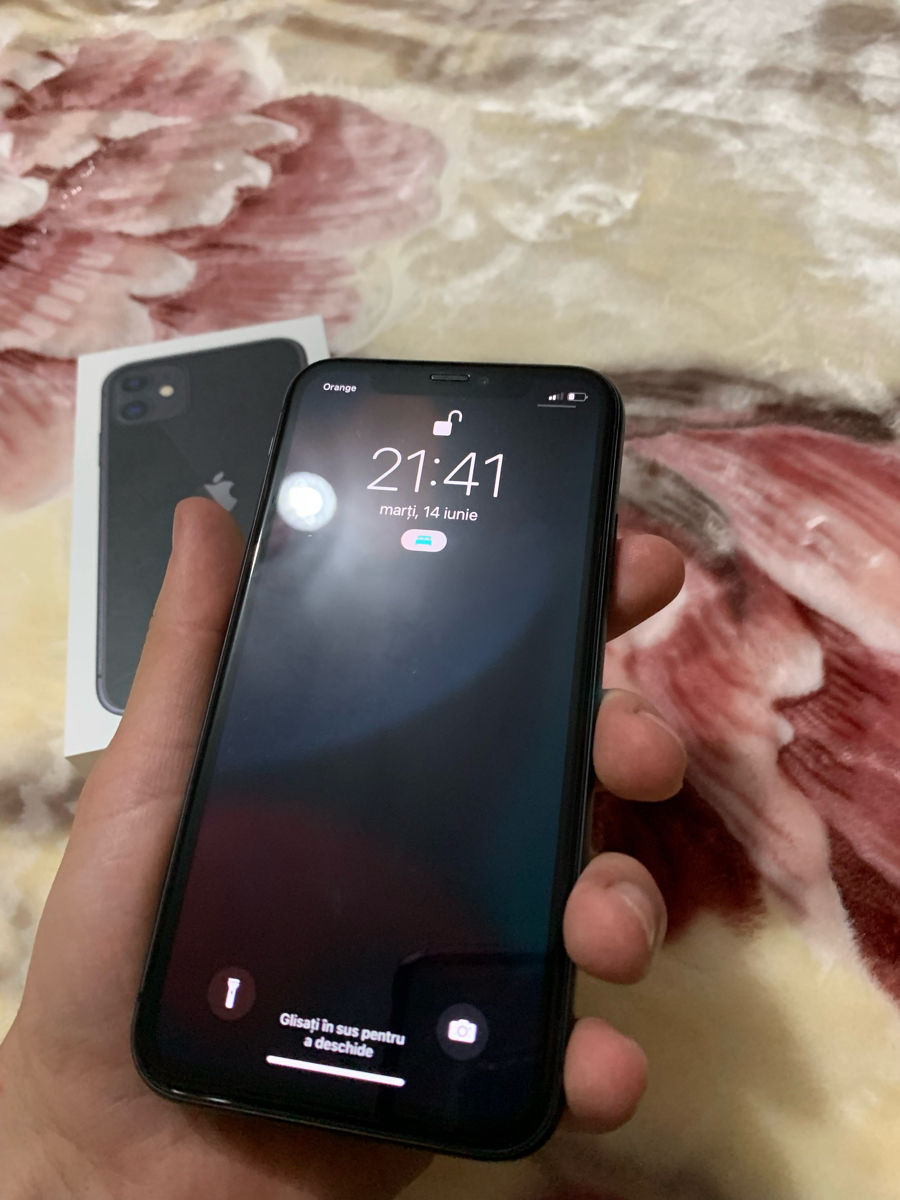 Vînd iPhone 11!!