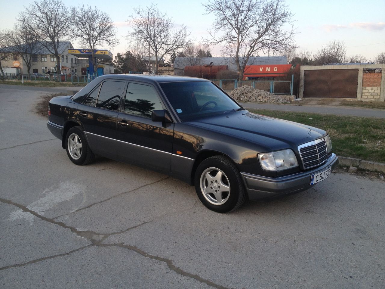 Mercedes Series (W124)