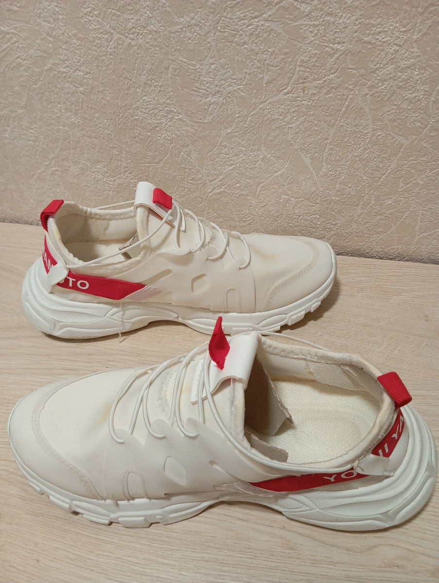 Кроссовки размер 36 и 39. Натуральная кожа, 38 размер.