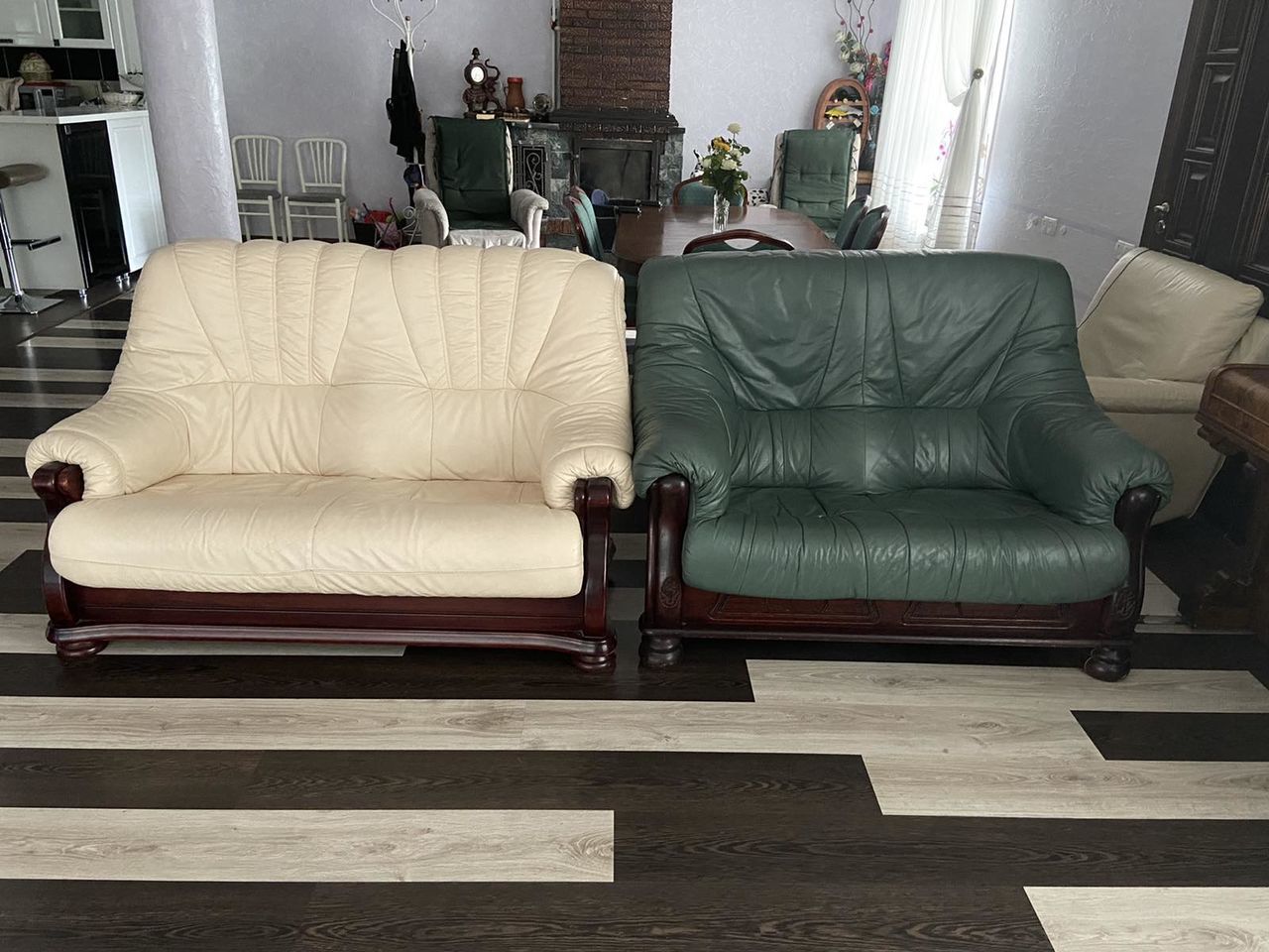 Canapele si fotolii din piele