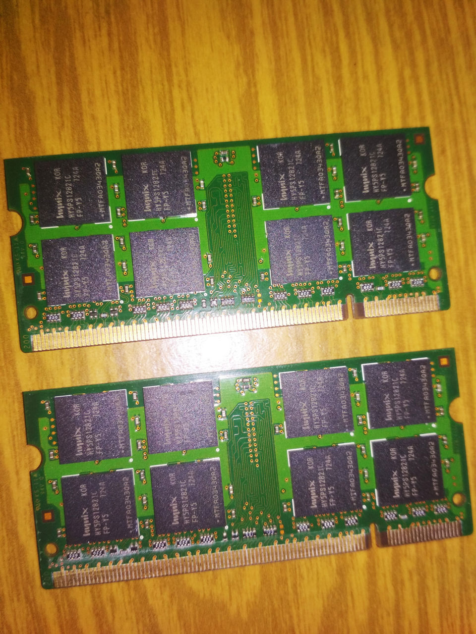 2x 1Gb DDR2 PC2-5300S = 50 MDL