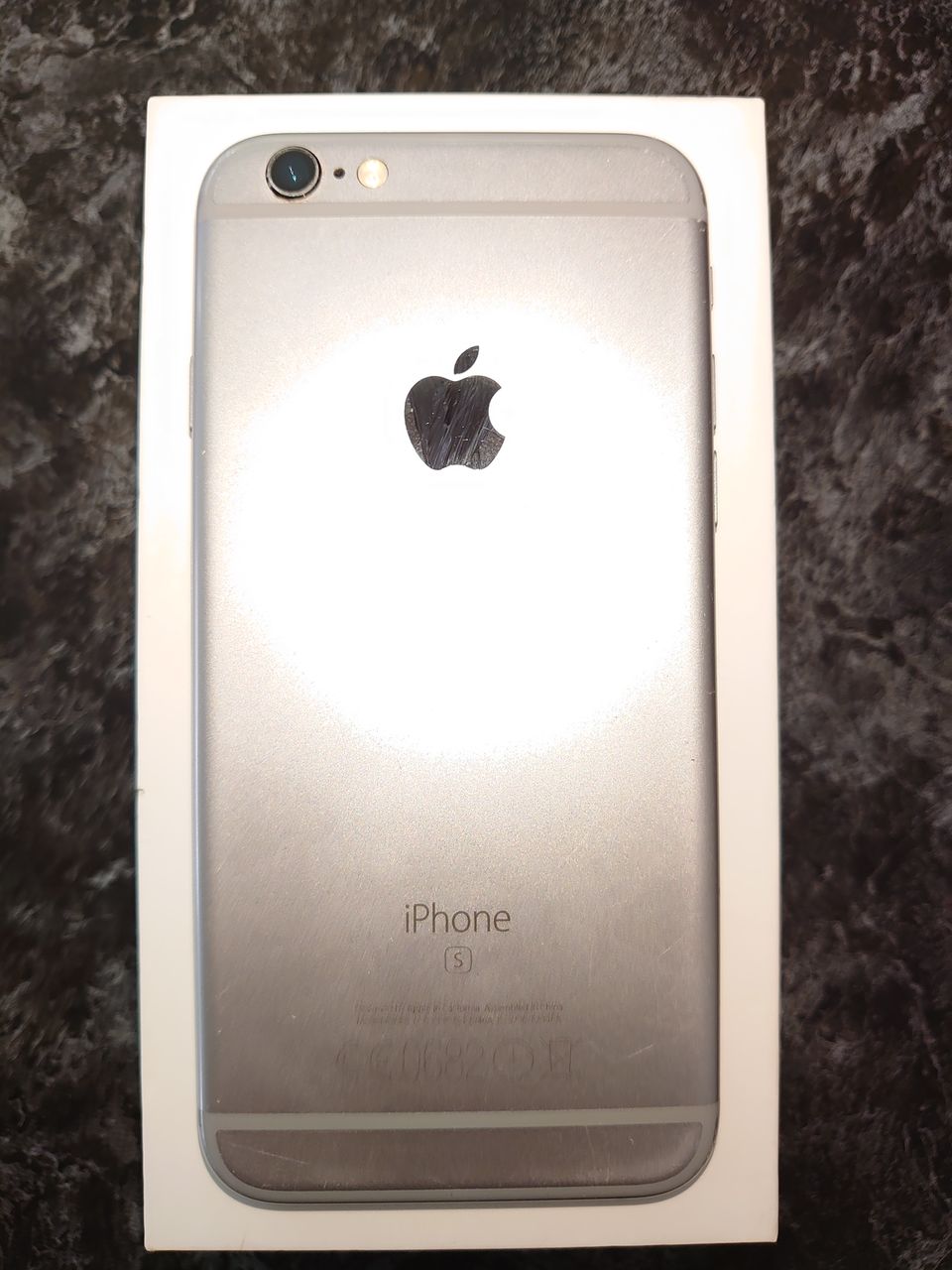 Vind iPhone 6s 16 gb space gray